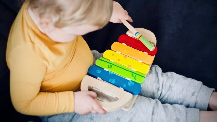 Age and Stage Appropriate Toys {A 5-min Guide}